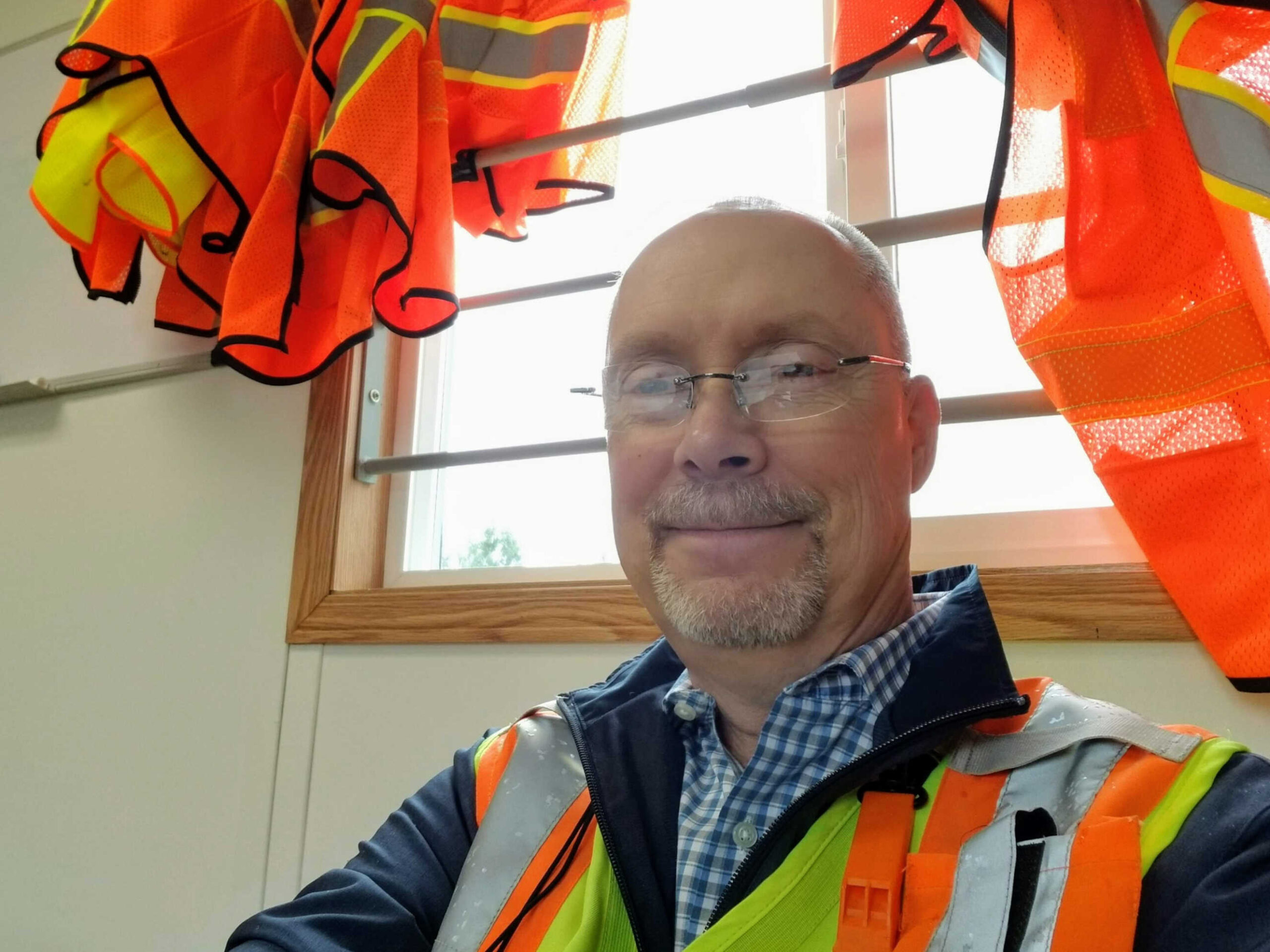 15May2019-Manager_Tom_at_contractor_meeting-2650px – Clackamas Soil and ...